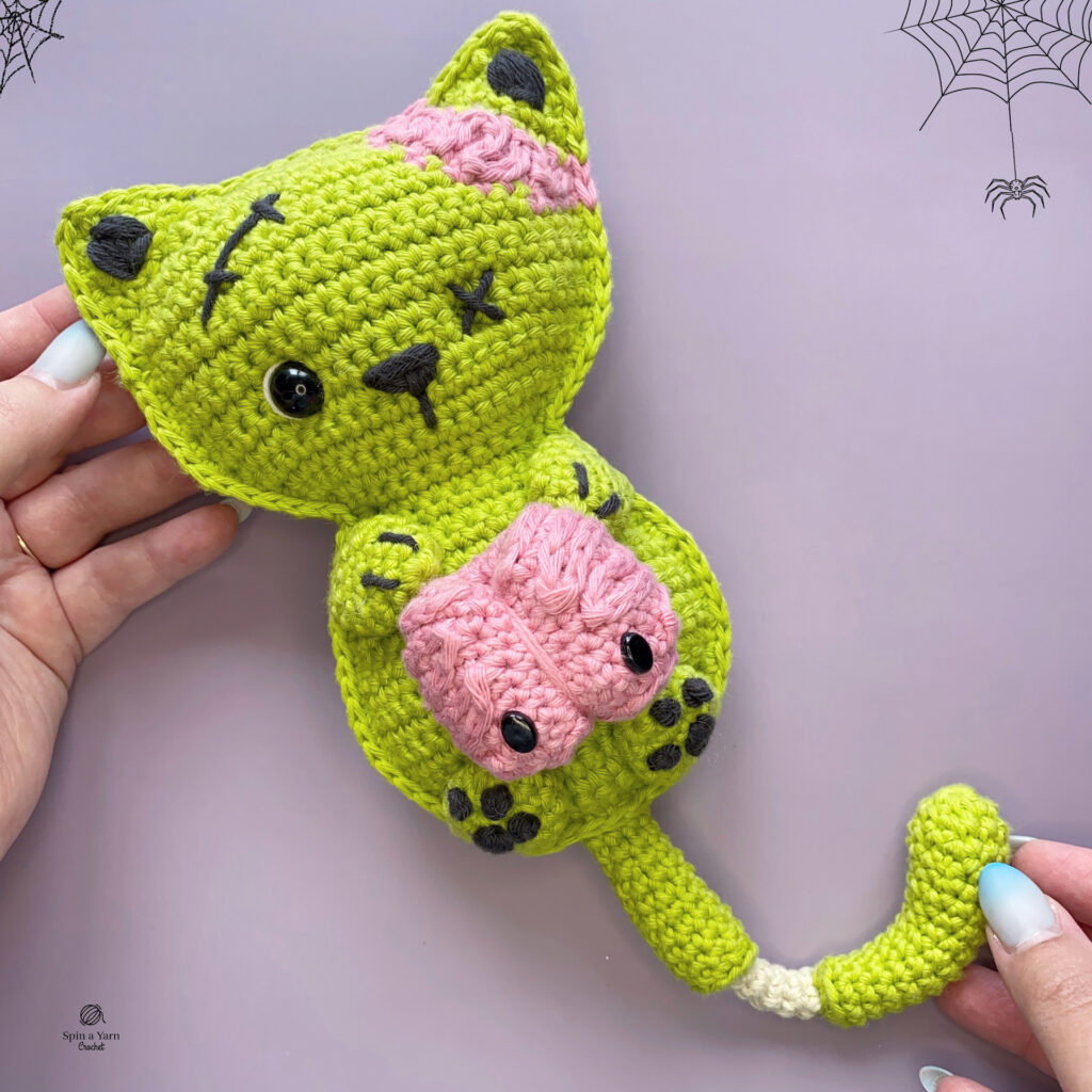 Zombie Kitten Free Crochet Pattern • Spin a Yarn Crochet